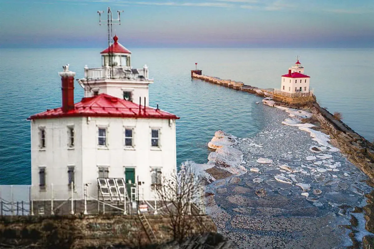 Woman Buys Lighthouse Left Empty for 70 Years and Turns it Into a ...